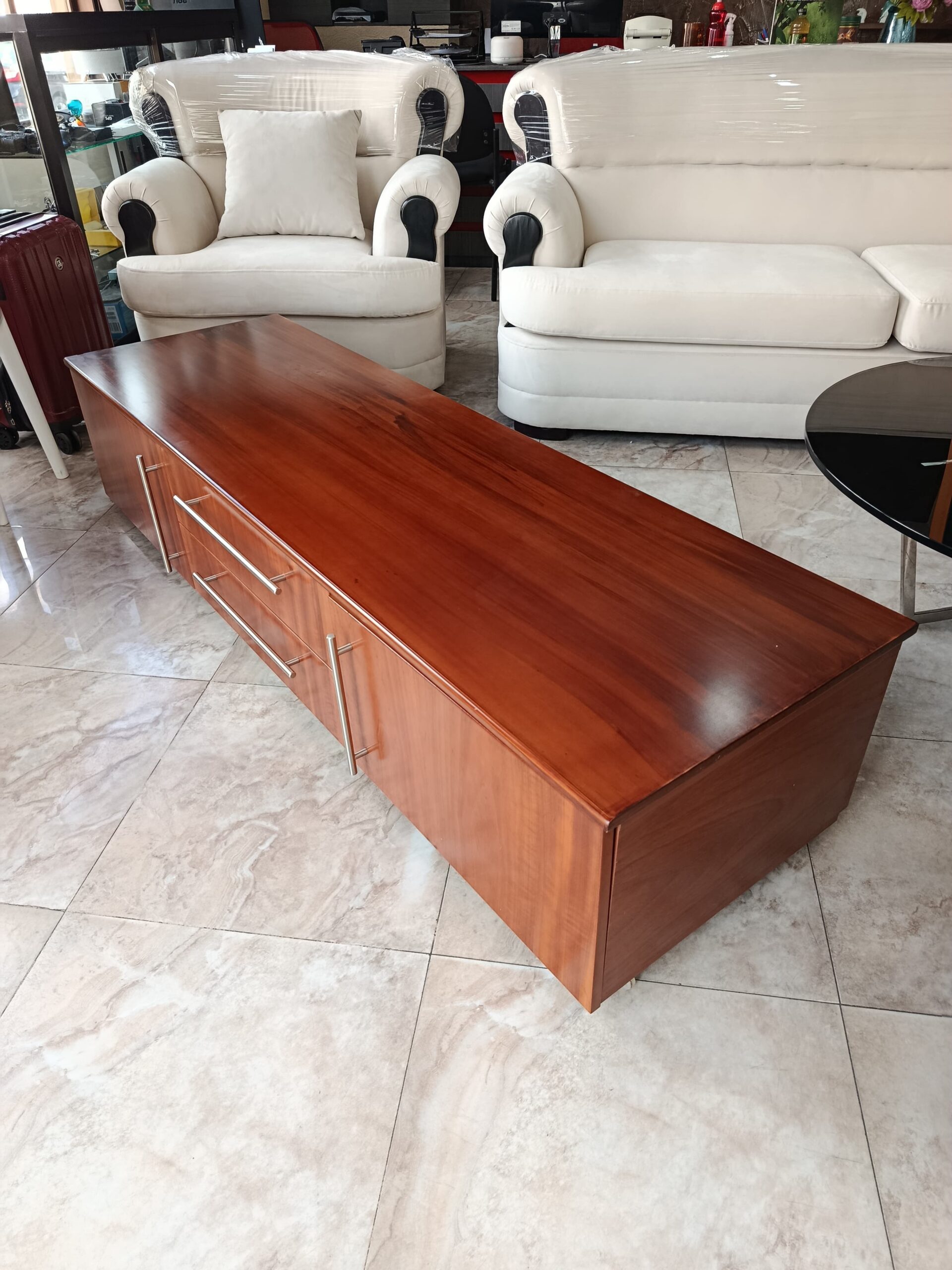 Wooden tv stand with wheels – Marc´s Consignment